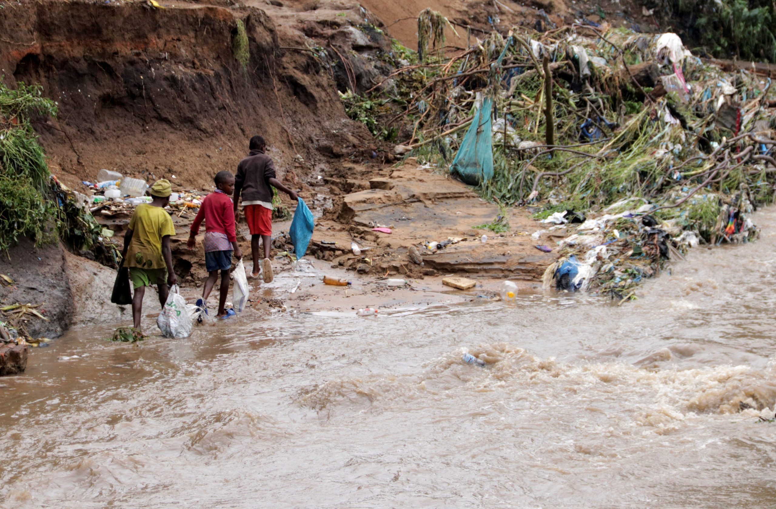 Se eleva a 270 los muertos en Mozambique , Malawi y Madagascar por el ...